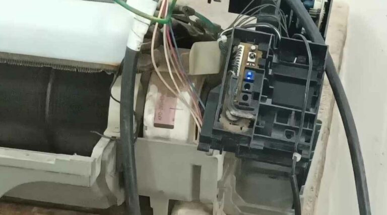 Daikin Error Code U4: Meaning, Causes, And Solutions | Smart AC Solutions