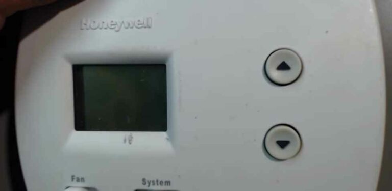 AC Thermostat Not Working - Reasons With Easy Solutions