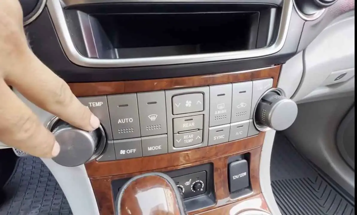 Toyota Highlander Air Conditioner Problems [FIXED]